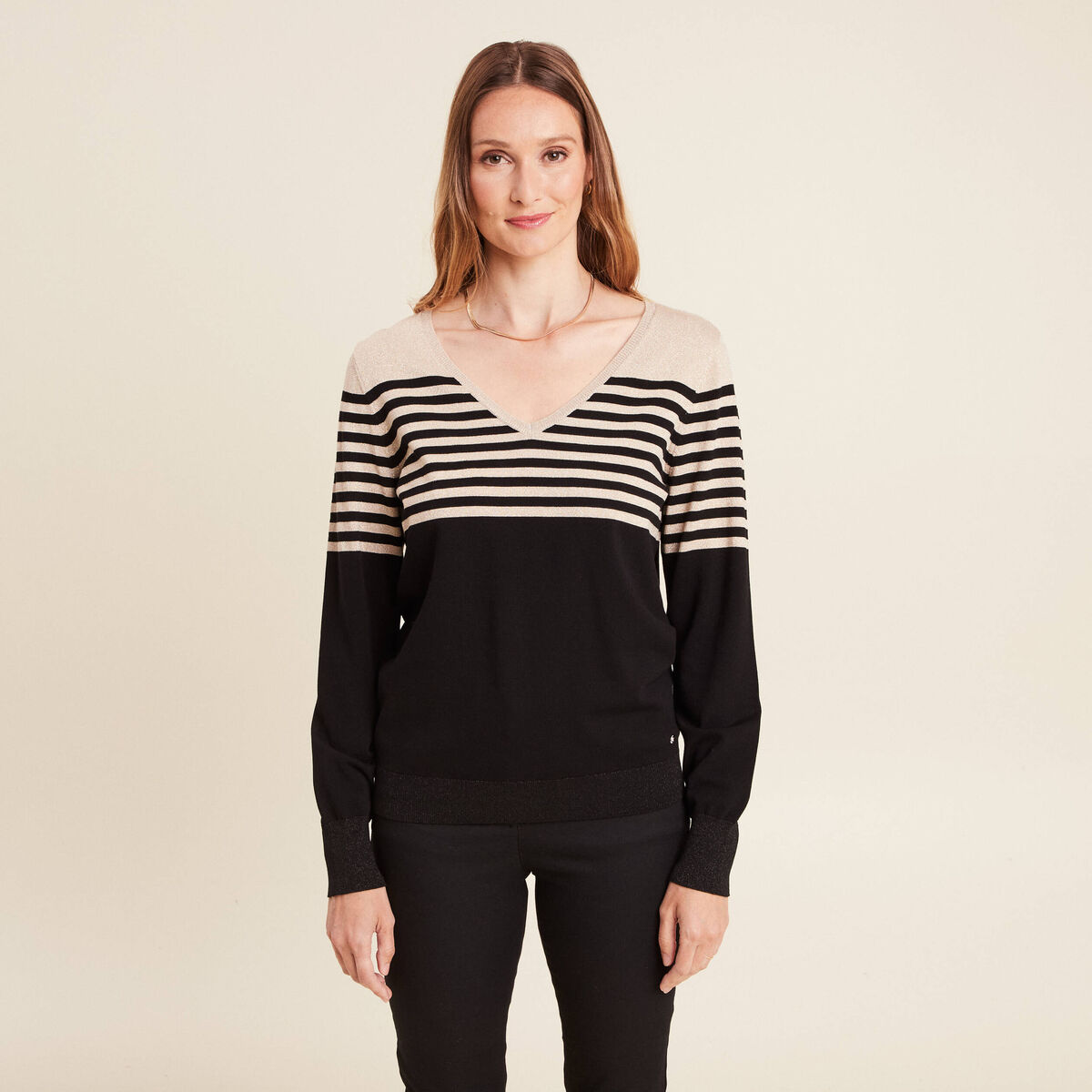 Pull ajusté col en V noir femme | Bréal