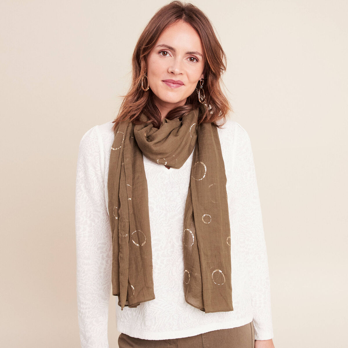 Foulard aspect lin en polyester recyclé vert kaki femme | Bréal