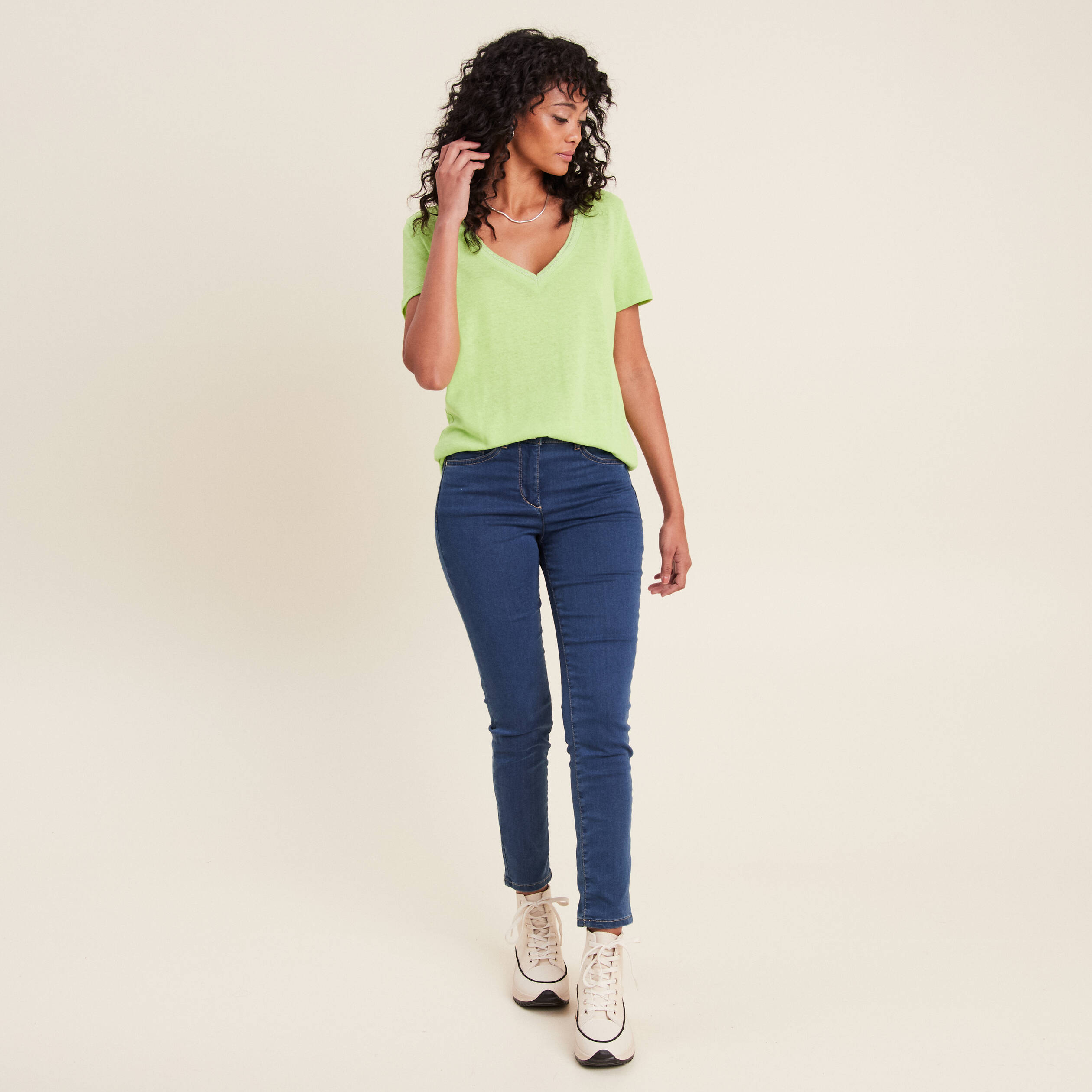 T-shirt manches courtes col en V vert femme | Bréal