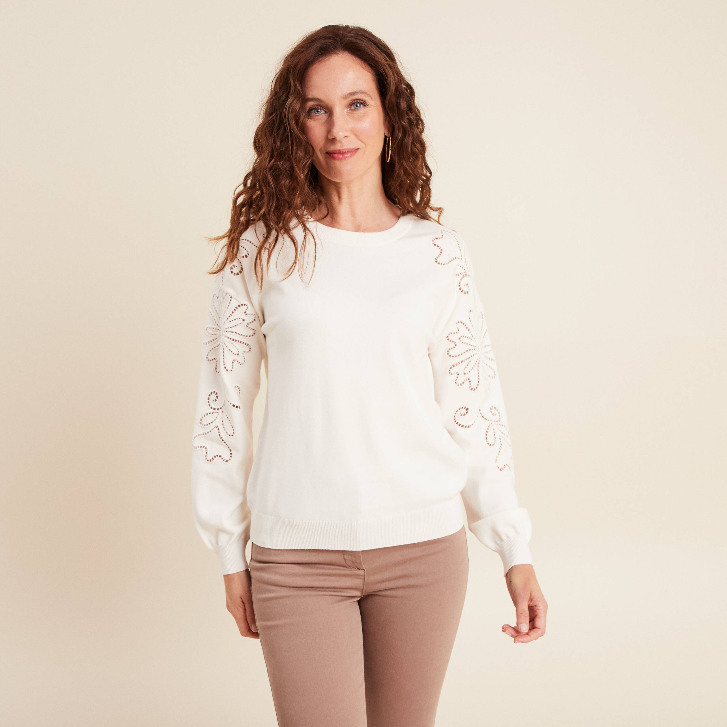 Pull col v broderie manches longues ecru femme | Bréal