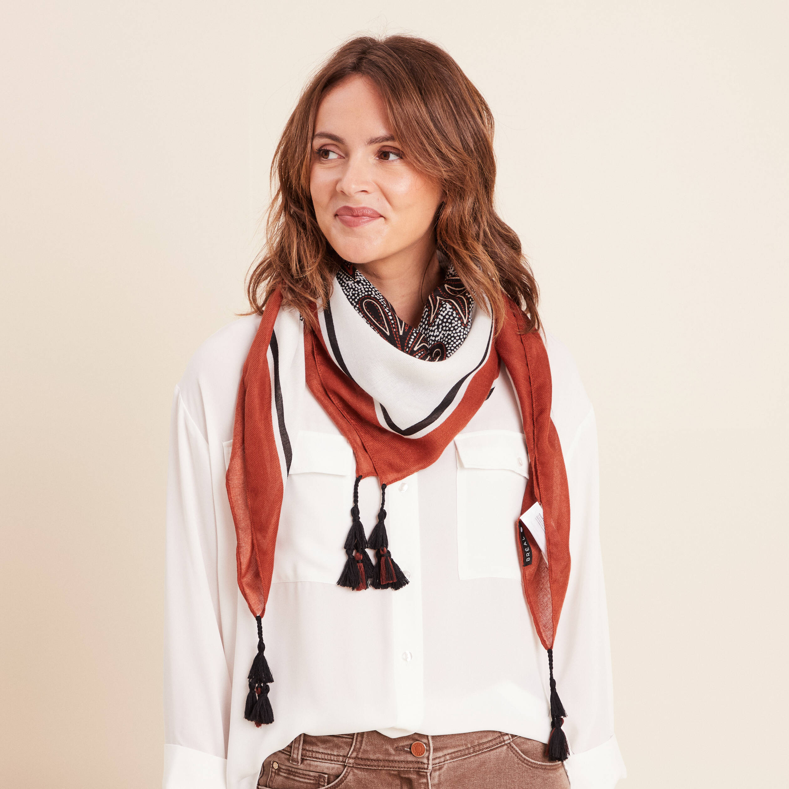 Foulard satiné en polyester recyclé noir femme | Bréal